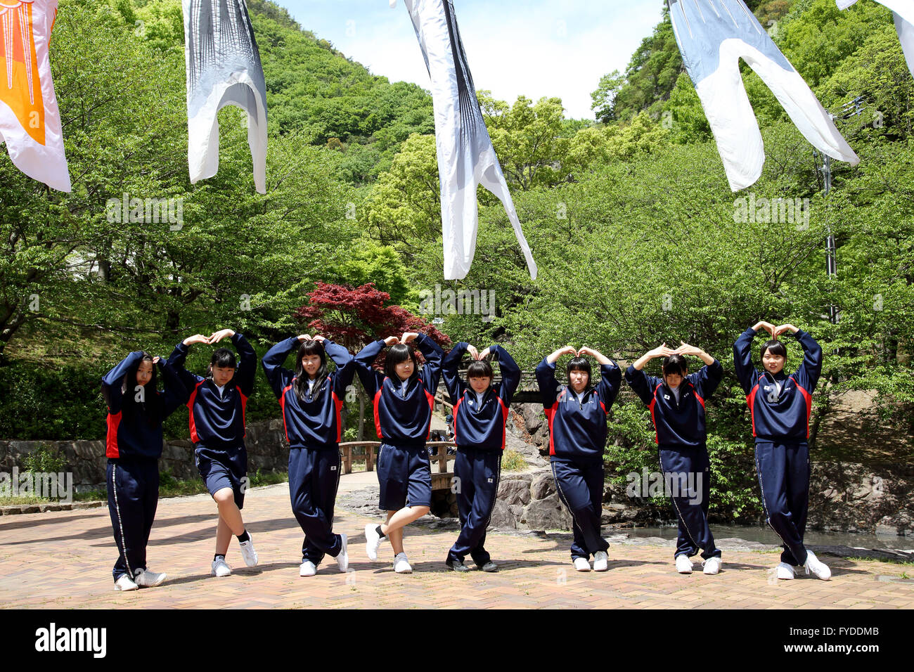 Japanese school girls in uniform hi-res stock photography and images ...