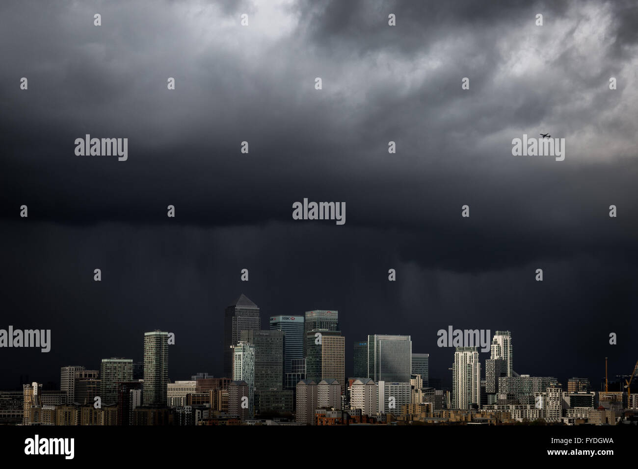 London, UK. 25th April, 2016. UK Weather: dark rainy cloudy skies over ...