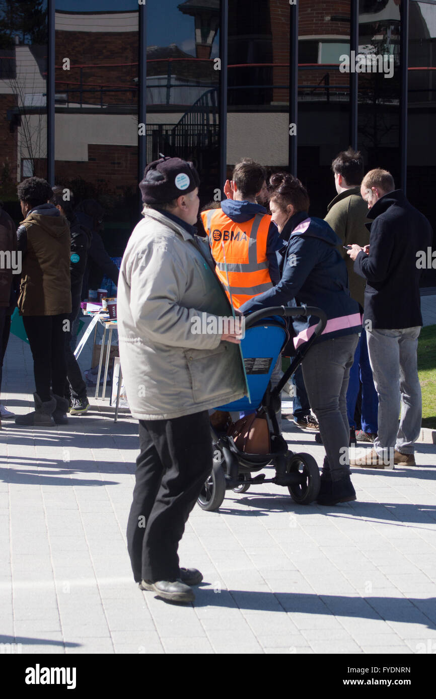 Blackpool,UK. 26th April 2016. news. The junior doctors strikes ... Blackpool,UK. 26th April 2016. news. The junior doctors strikes ...