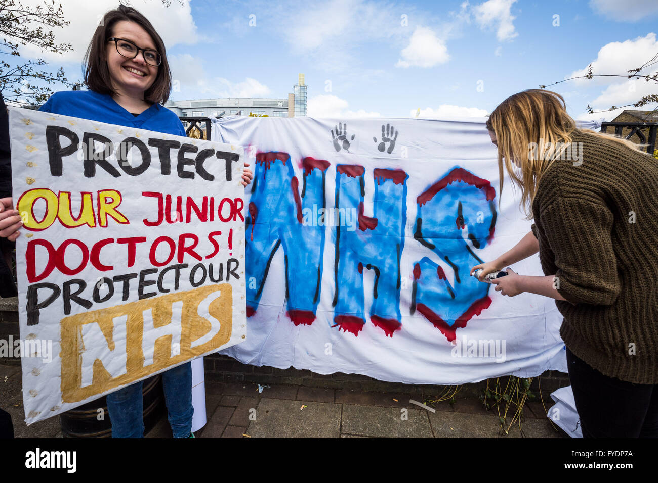 Nhs strike 2016 hi-res stock photography and images - Alamy