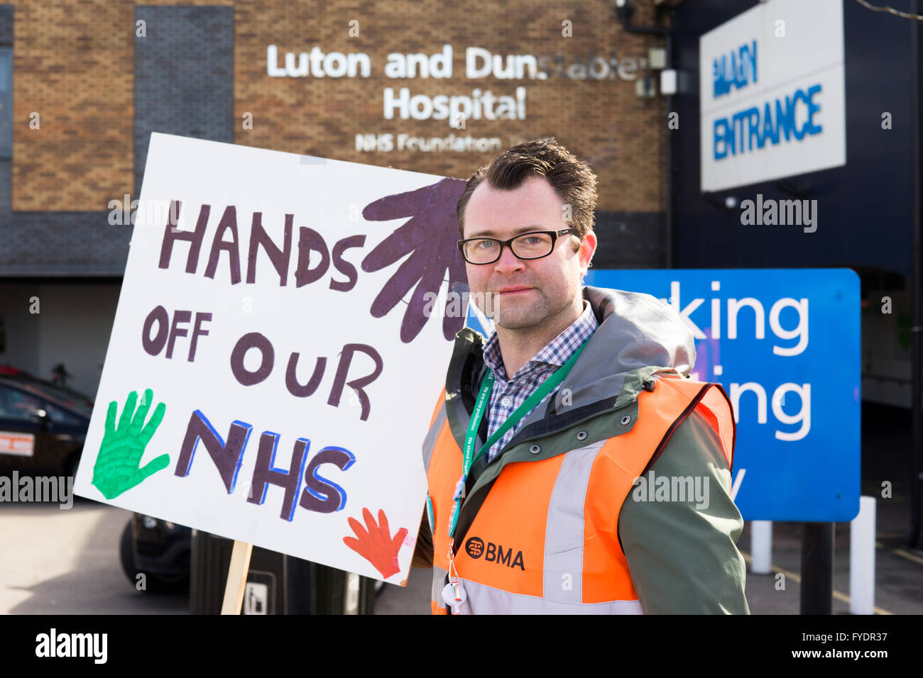 Tim sutton hi-res stock photography and images - Alamy