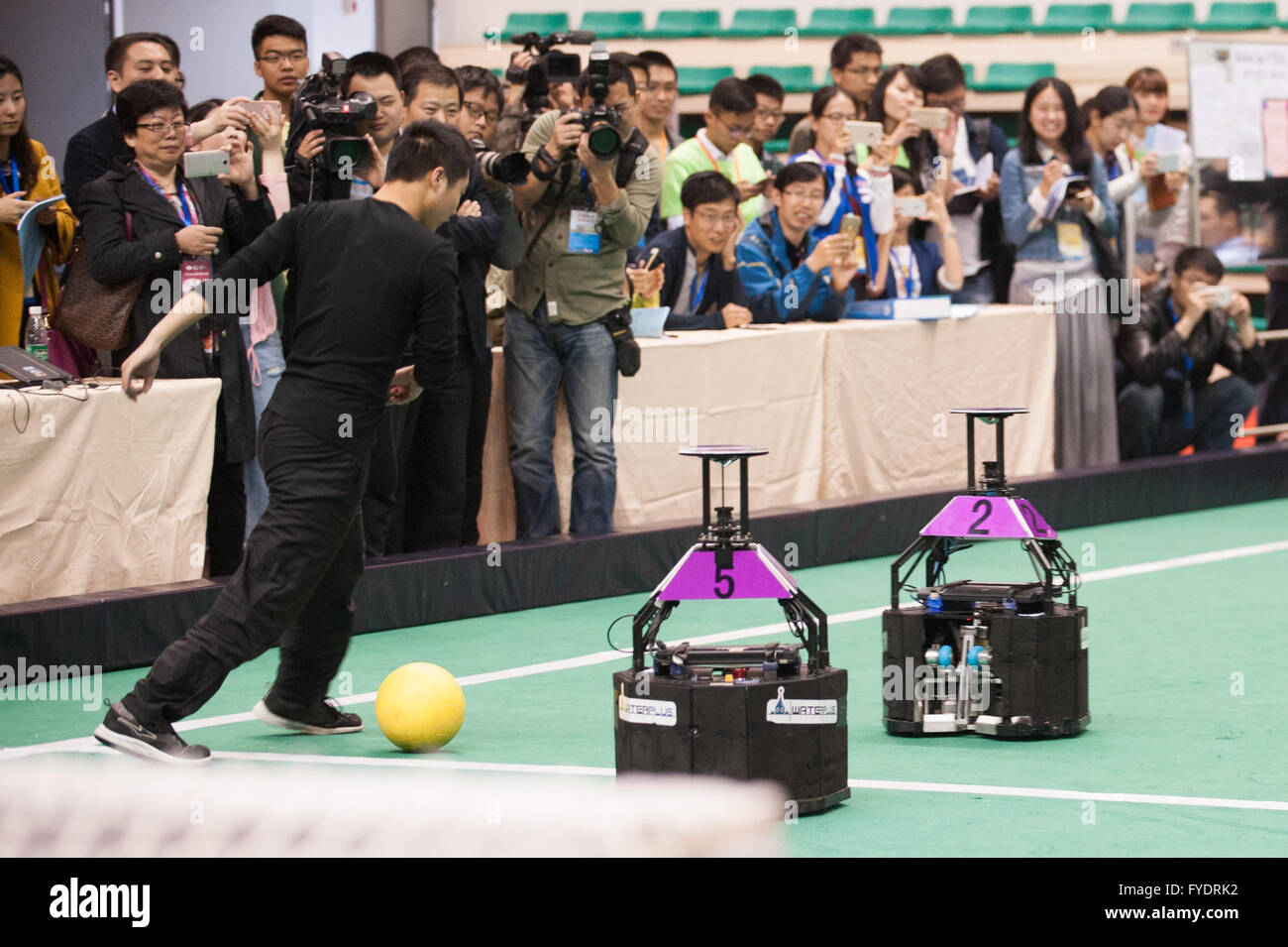 Robot football team hi-res stock photography and images - Alamy