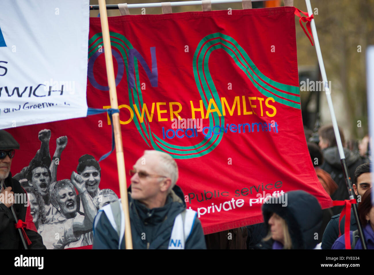 On strike outside tower london hi-res stock photography and images - Alamy