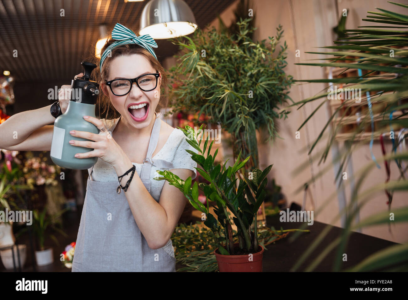 Pointing at flowers hi-res stock photography and images - Alamy