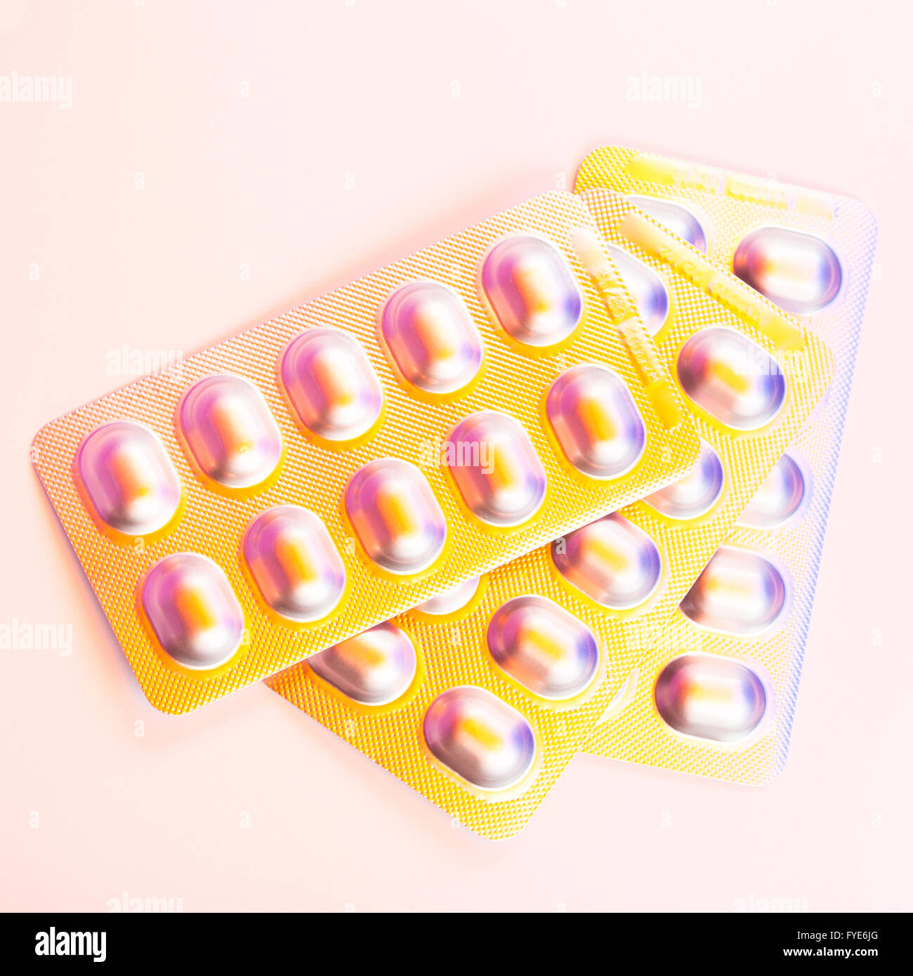 Medicinal pills piled up a bunch of closeup Stock Photo - Alamy