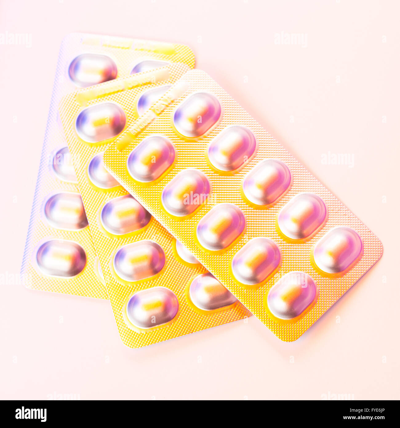 Medicinal pills piled up a bunch of closeup Stock Photo - Alamy
