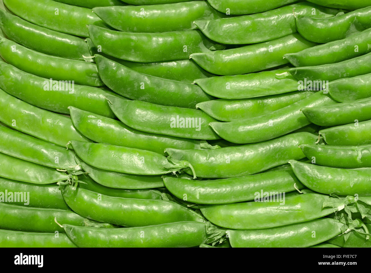 Flat edible pods hi-res stock photography and images - Alamy