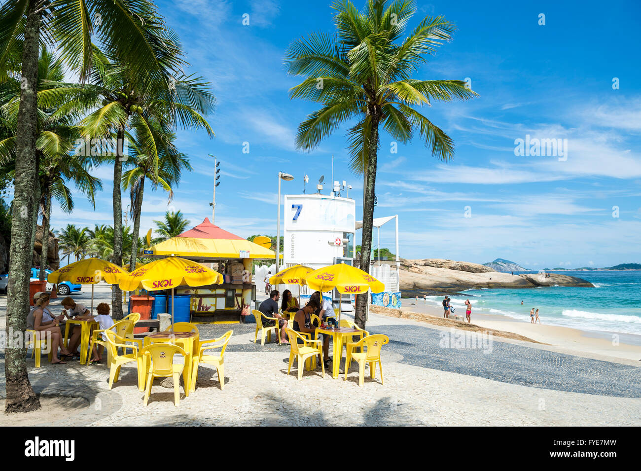Beach kiosk hi-res stock photography and images - Alamy