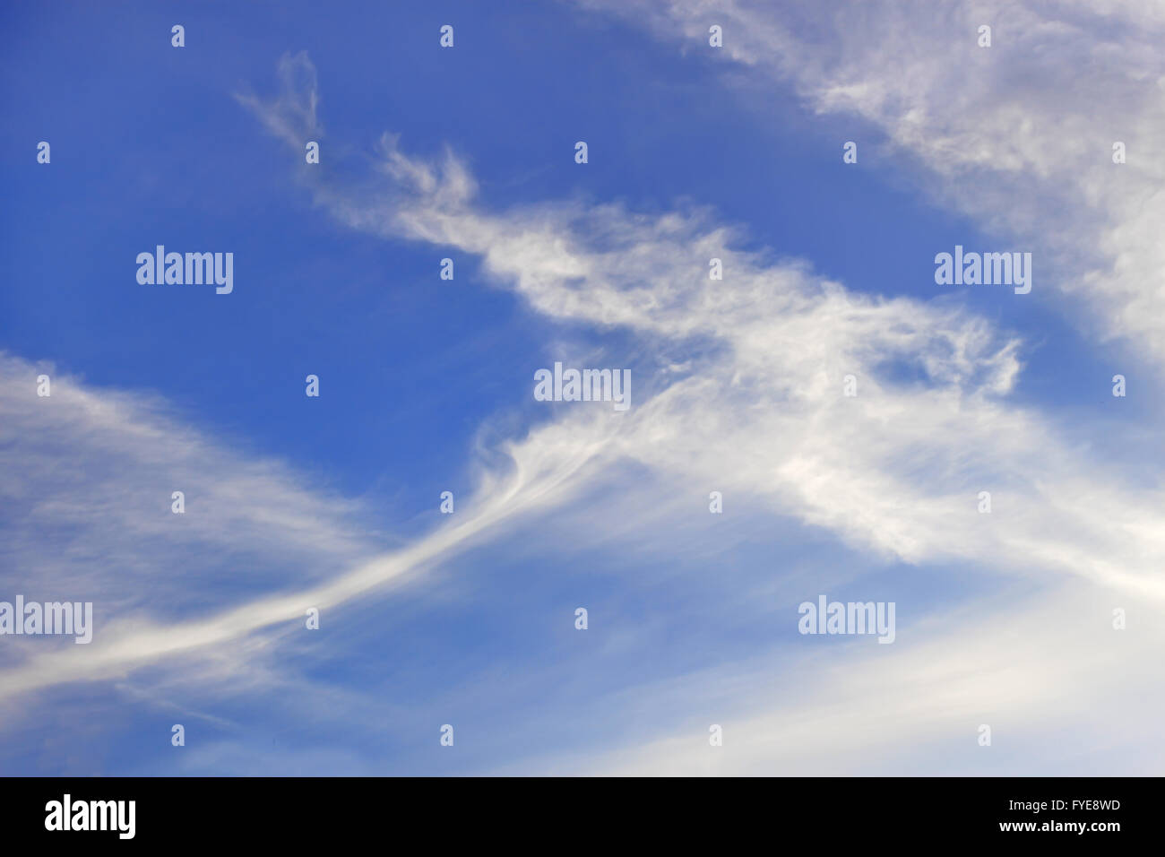 Oblong clouds hi-res stock photography and images - Alamy