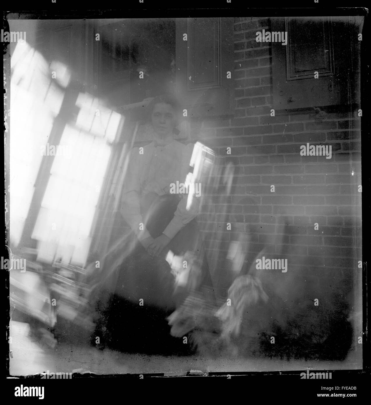 Peeking ghost hi-res stock photography and images - Alamy