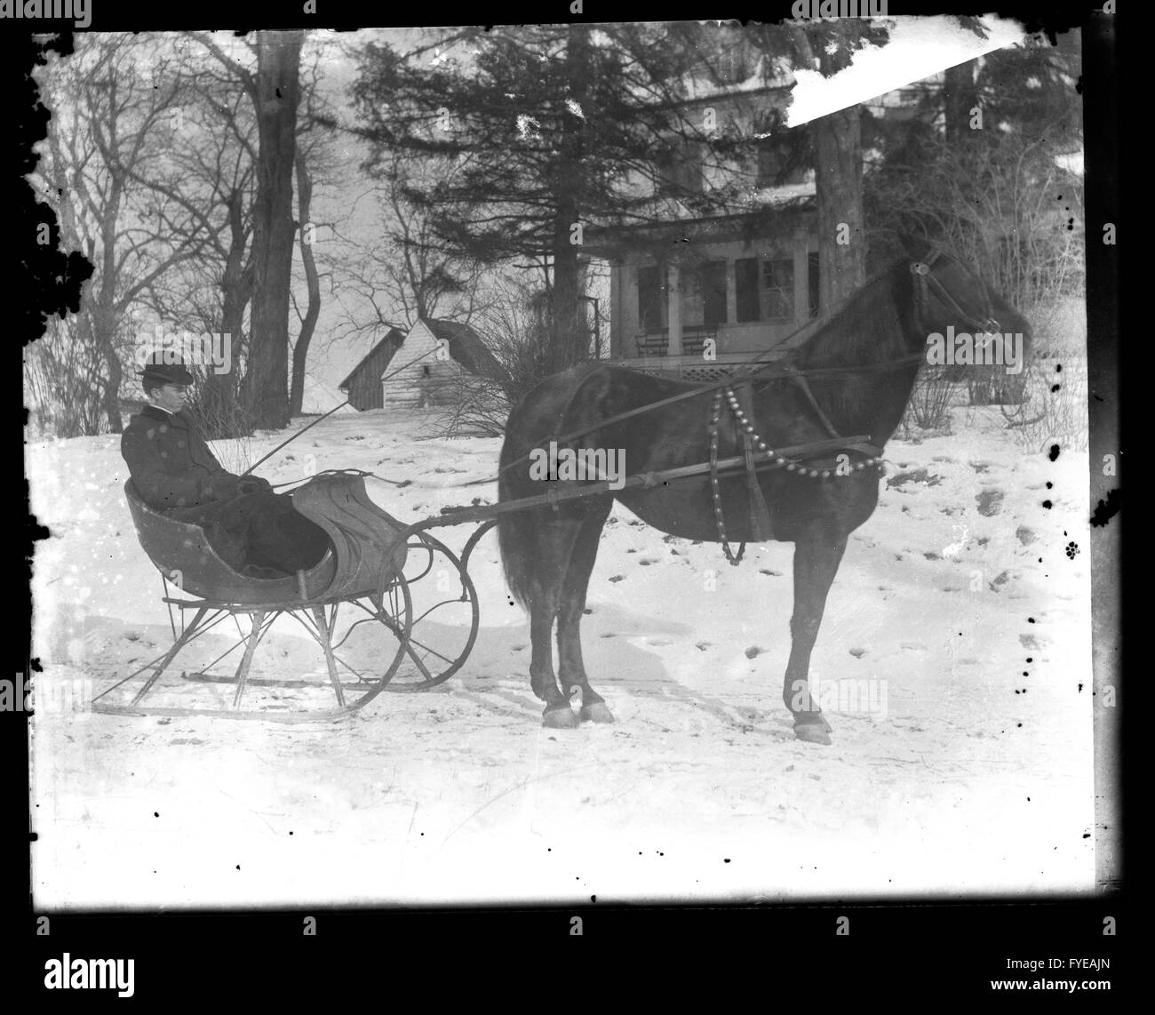Victorian horse drawn carriage hi-res stock photography and images - Alamy