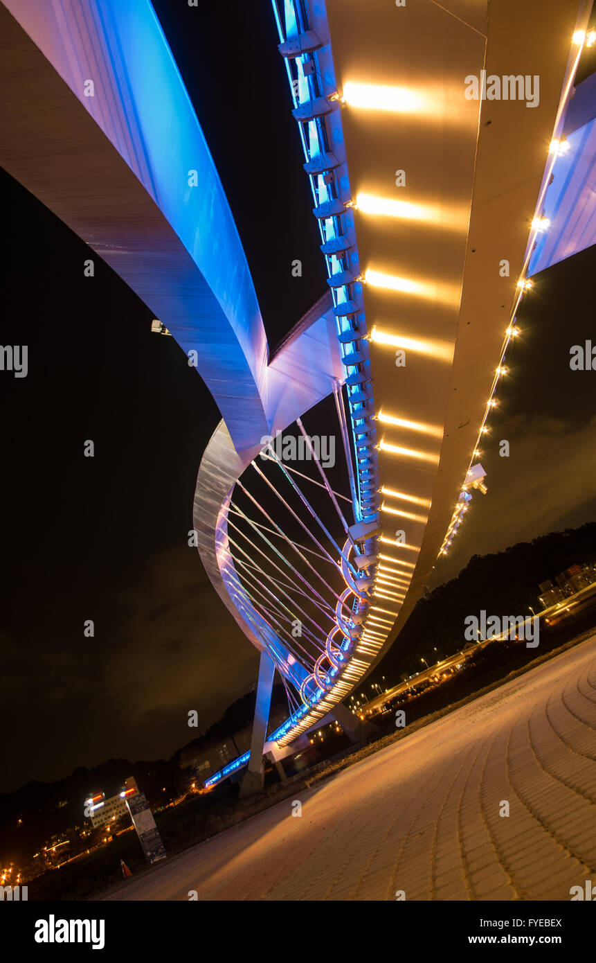 Bridges - connecting people Stock Photo - Alamy