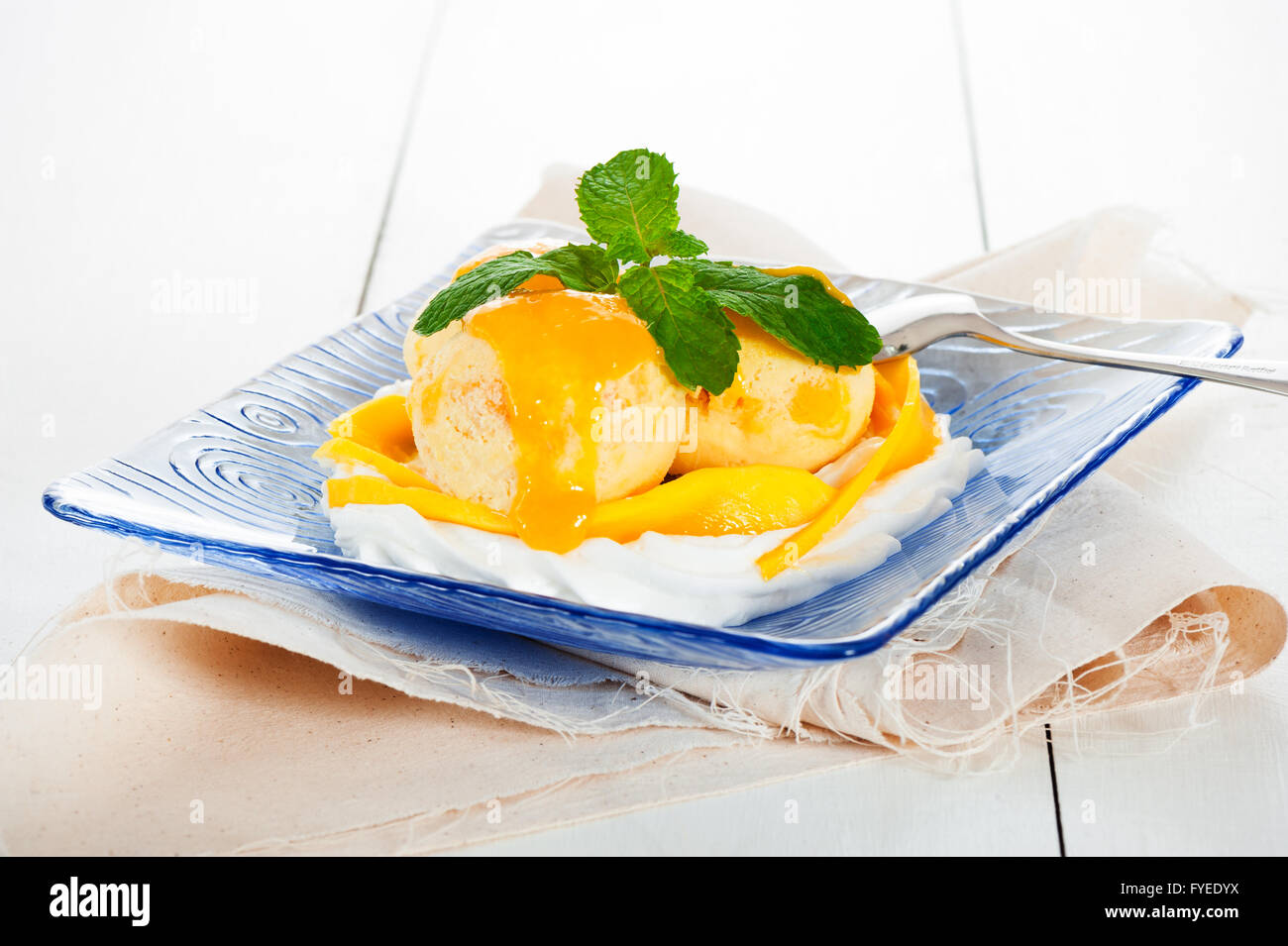 Mango ice cream Stock Photo - Alamy