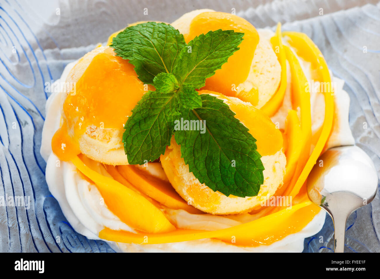Mango ice cream hi-res stock photography and images - Alamy