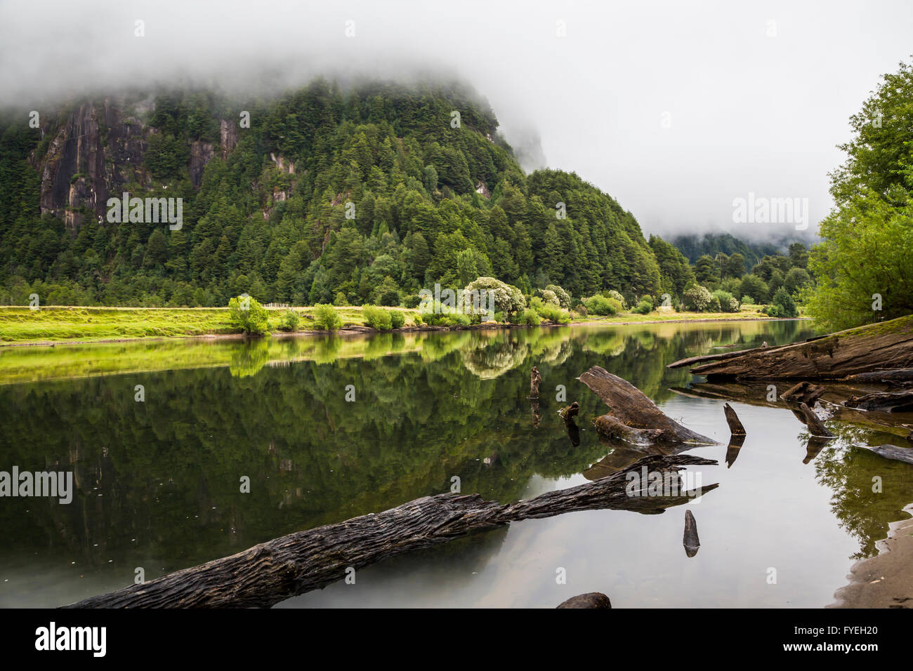 Simpson River Valley High Resolution Stock Photography and Images - Alamy
