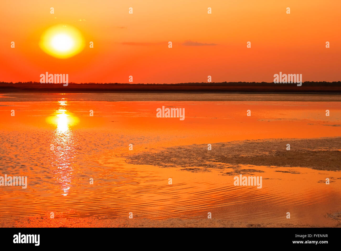 Layers over water hi-res stock photography and images - Alamy