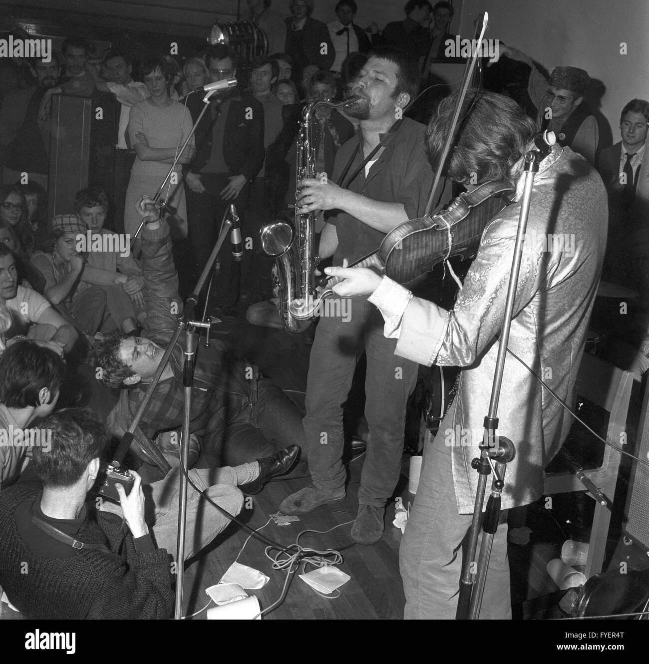 Sechziger jahre party hi-res stock photography and images - Alamy