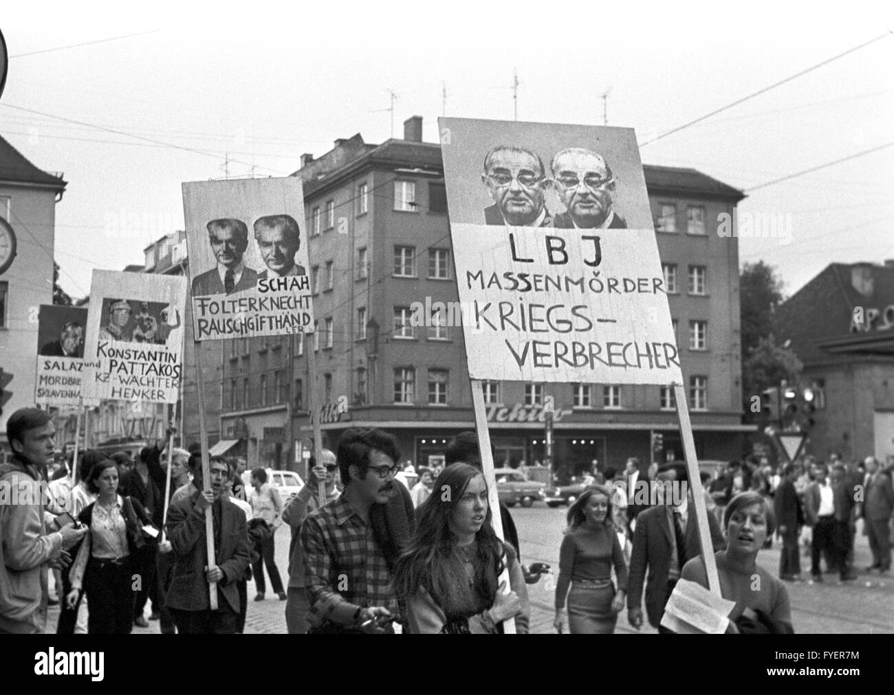 Members of the SDS (Socialist German Student Union) organize an "Anti ...