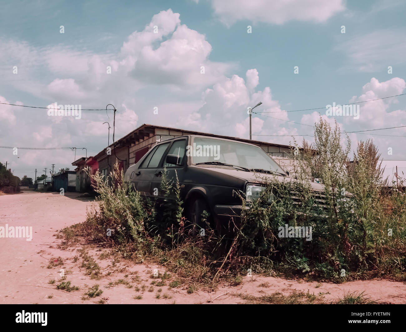 Blue sky car hi-res stock photography and images - Alamy