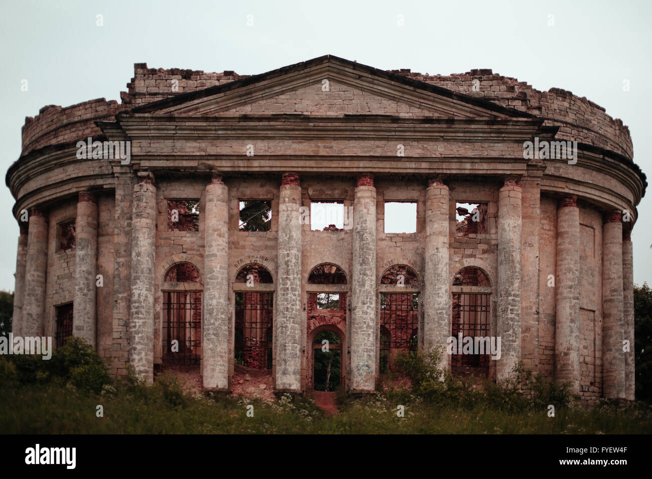Old buildings and bricks hi-res stock photography and images - Alamy