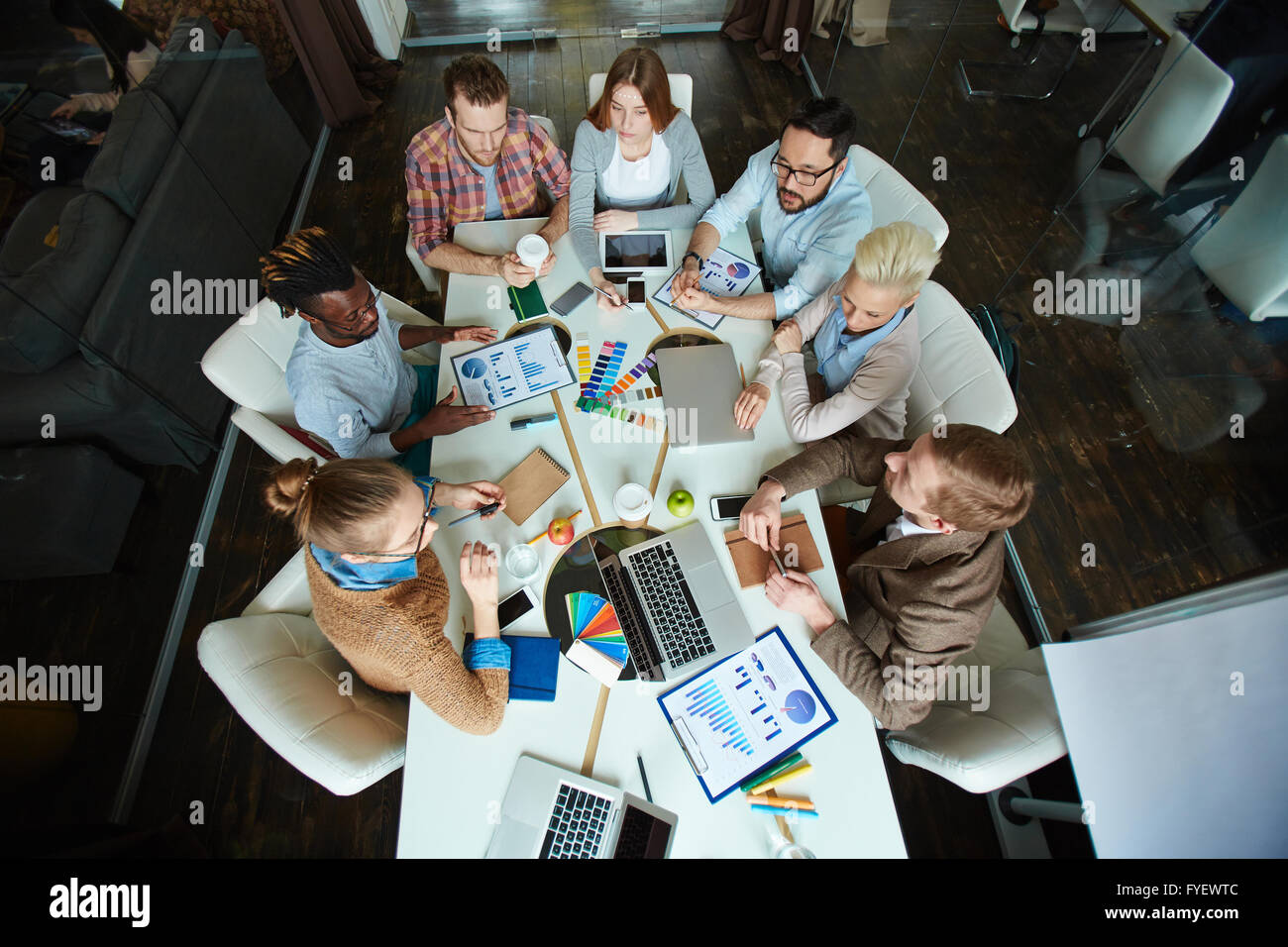 Business gathering hi-res stock photography and images - Alamy