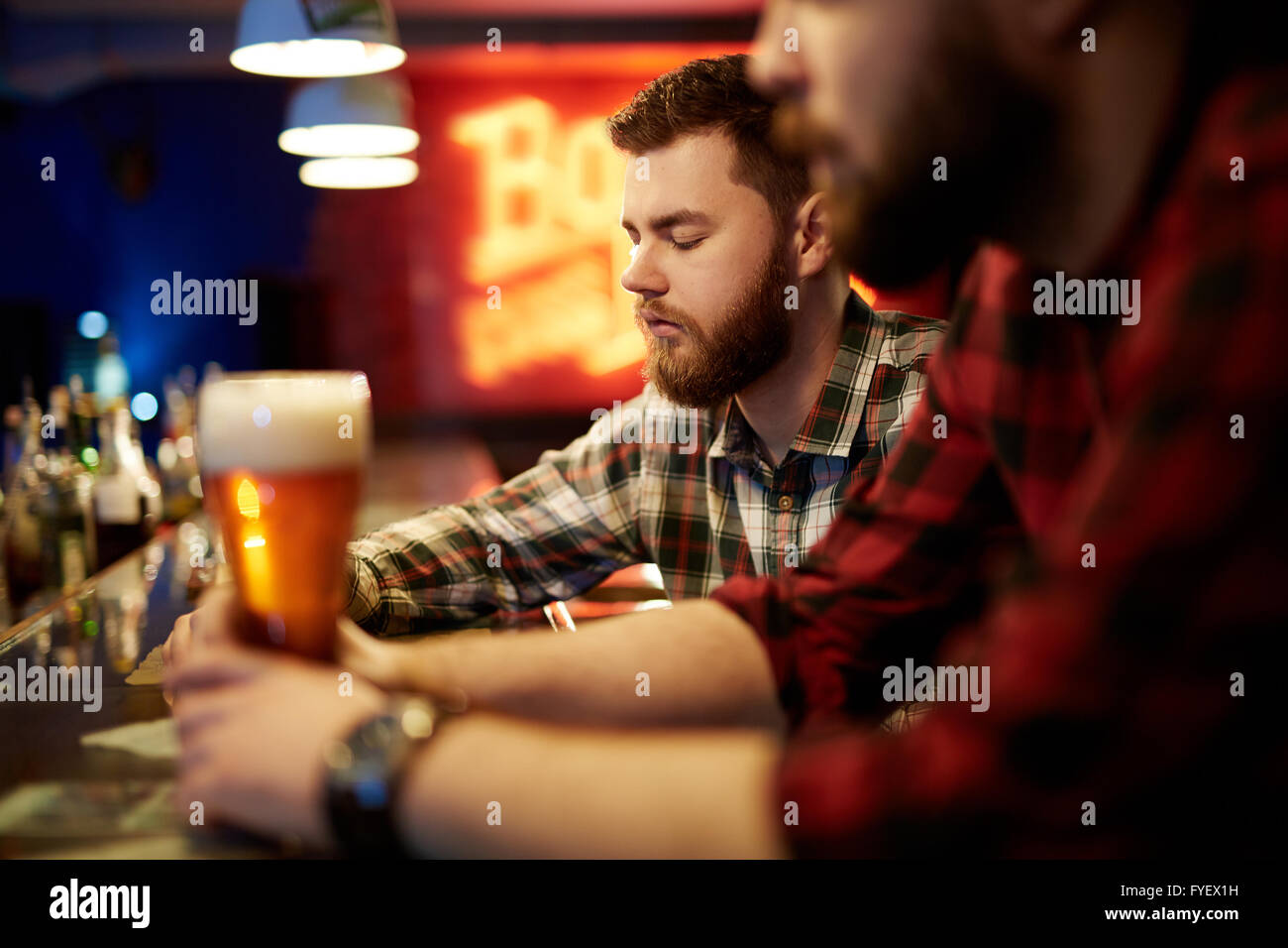 Guys in pub Stock Photo - Alamy