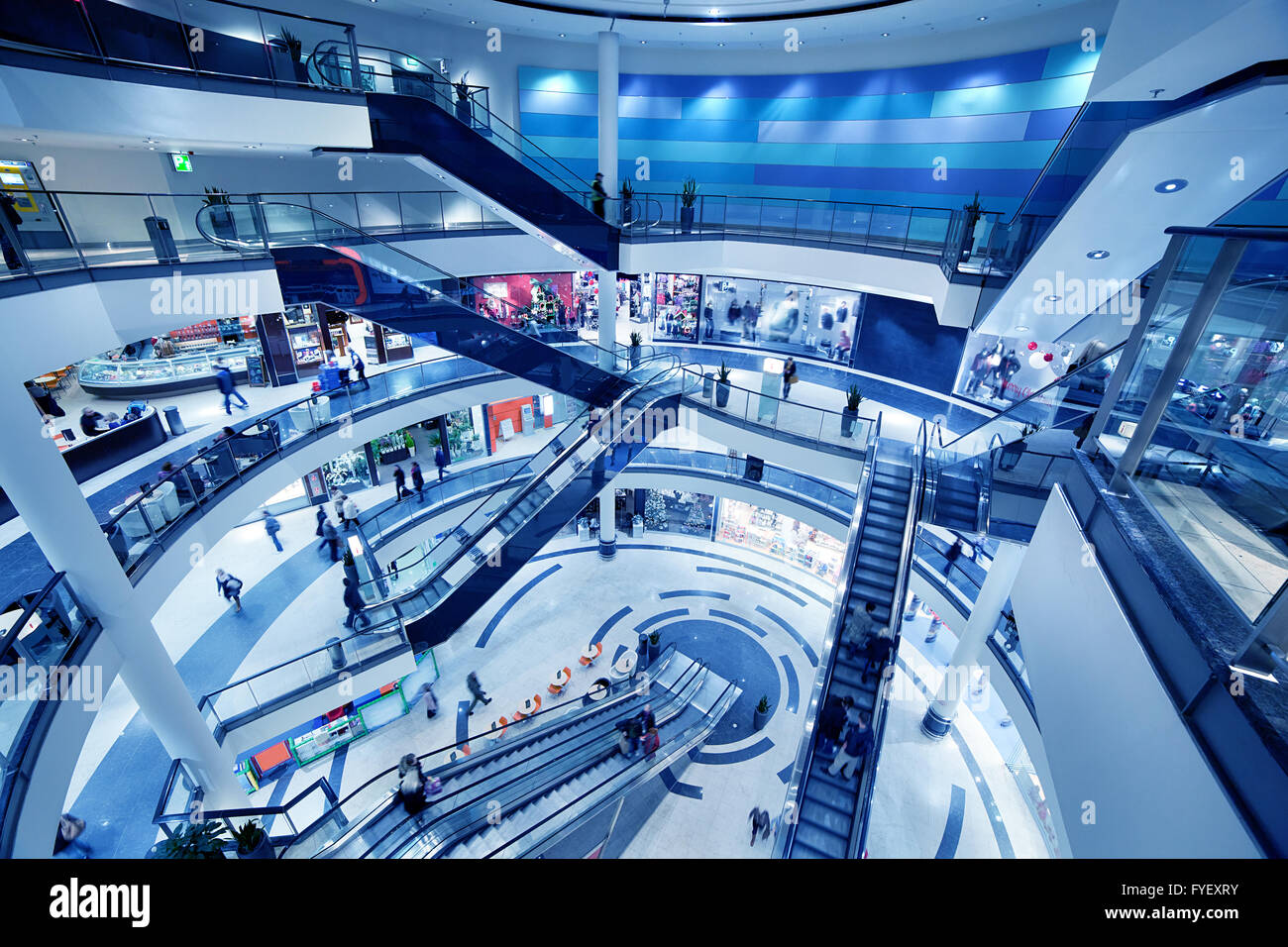 Busy shopping mall hi-res stock photography and images - Alamy