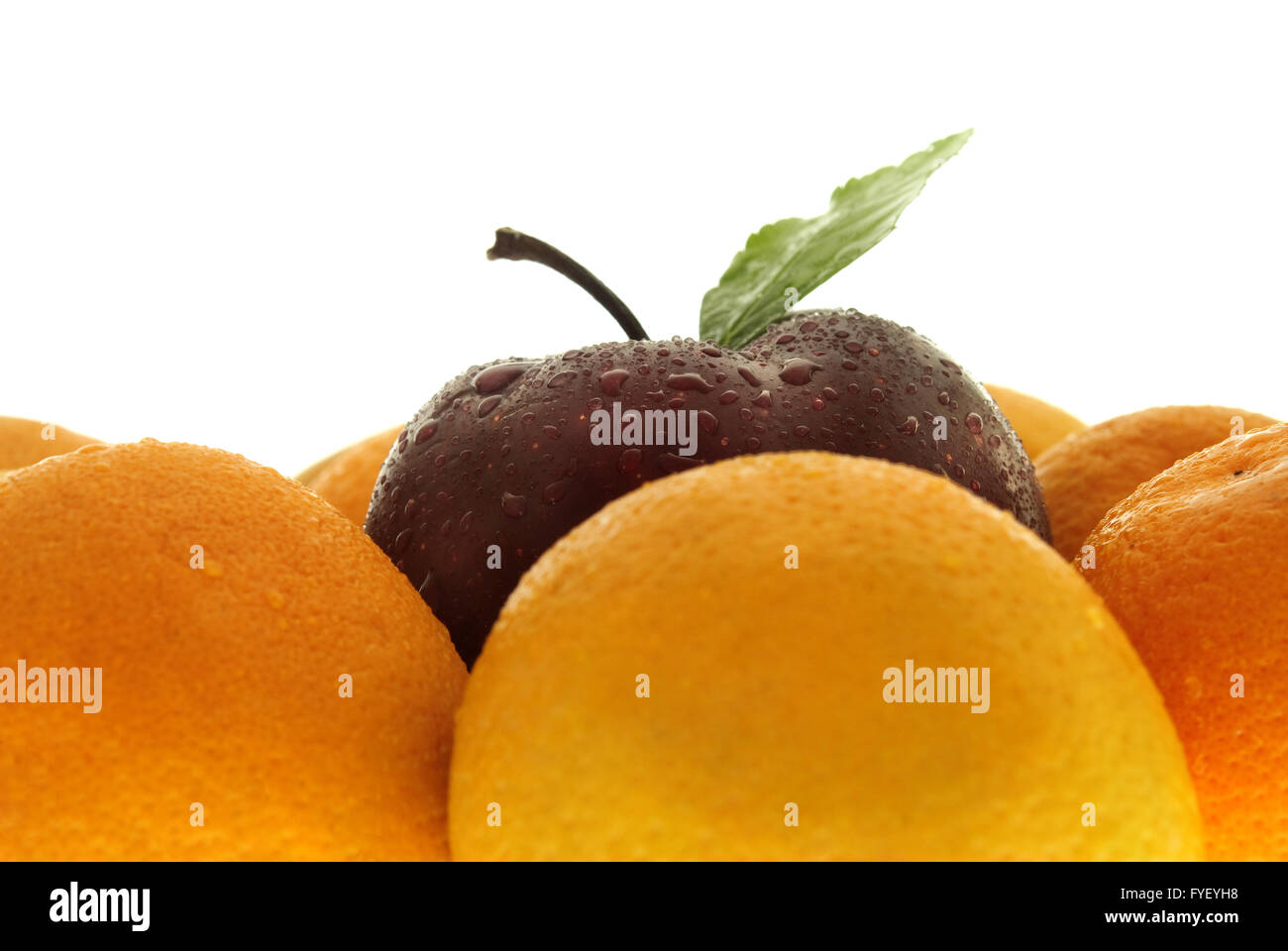 Apple and oranges Stock Photo - Alamy