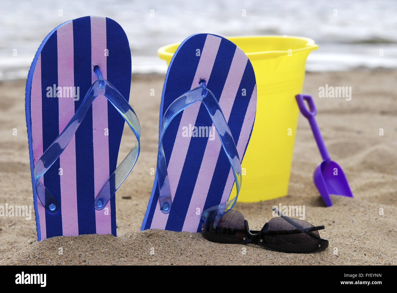 Purple beach day flip hi-res stock photography and images - Alamy