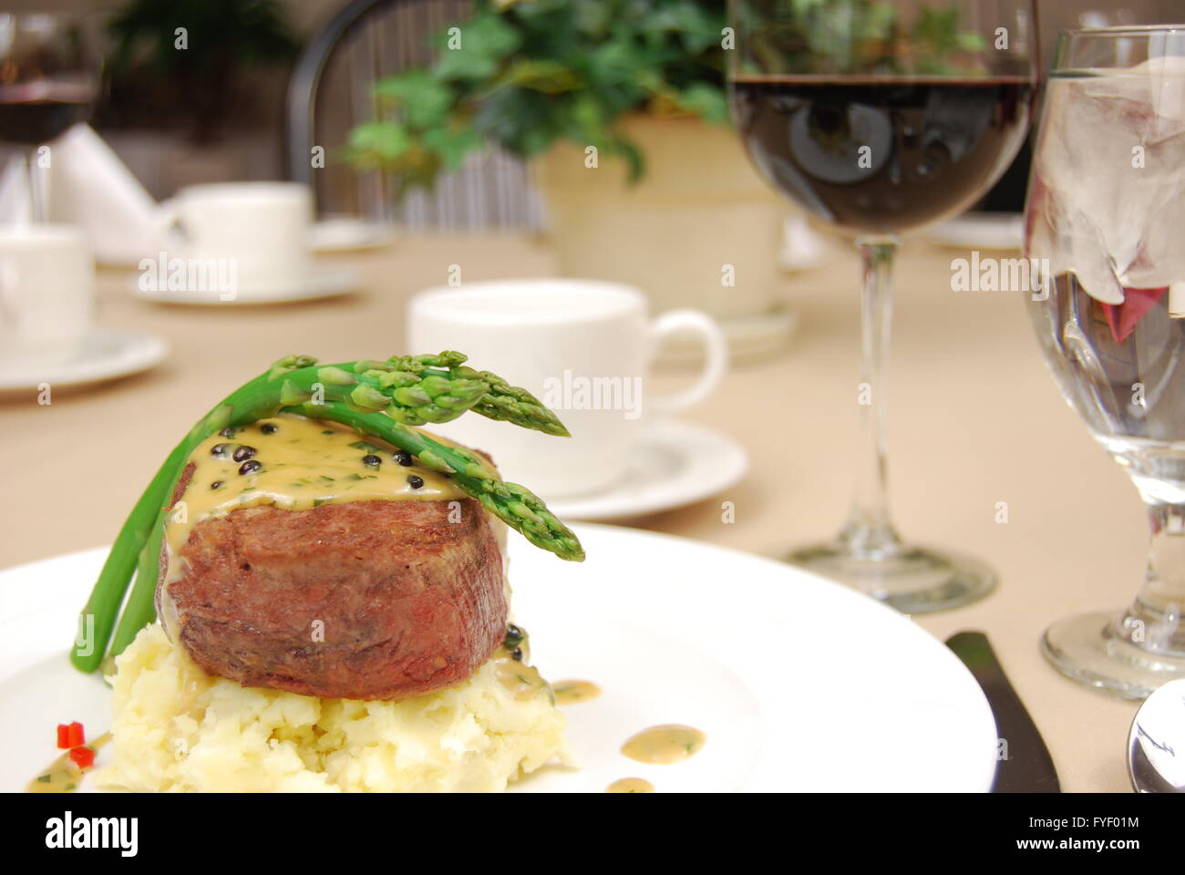 Filet mignon hi-res stock photography and images - Alamy