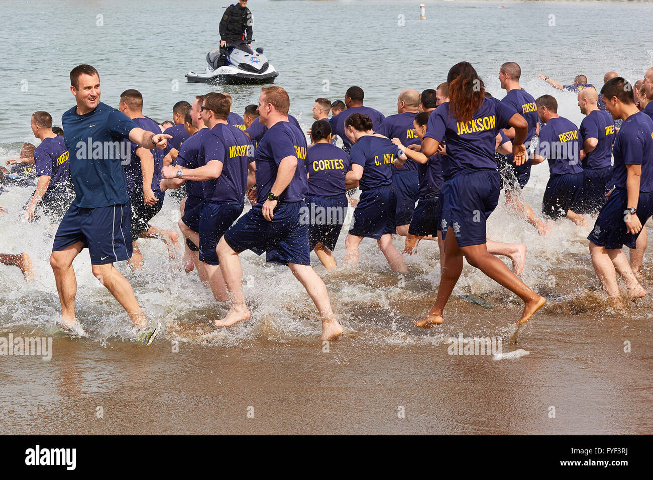 San Francisco Police Department Enters The Water In The 2016 Polar ...