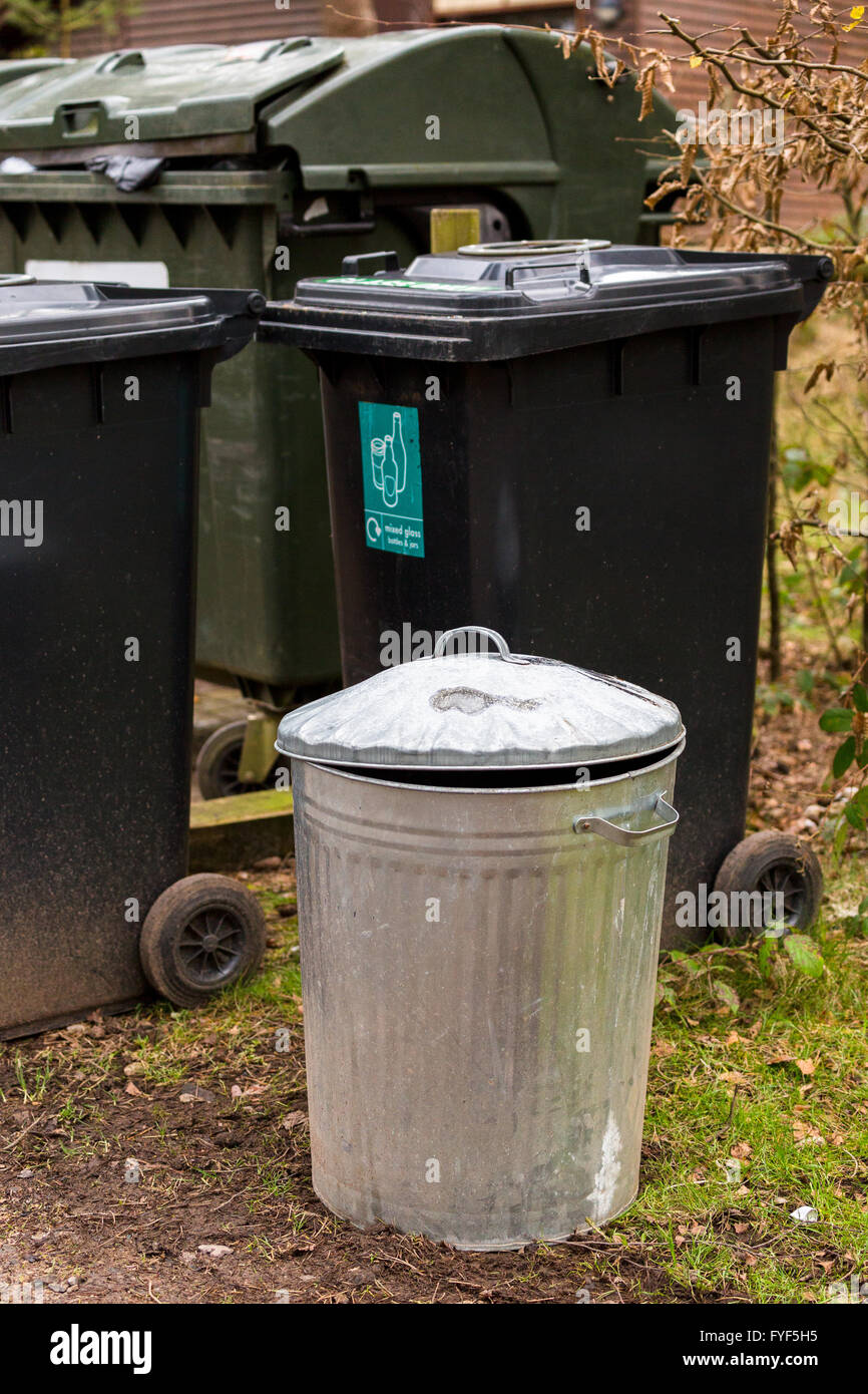Types of bins hi-res stock photography and images - Alamy