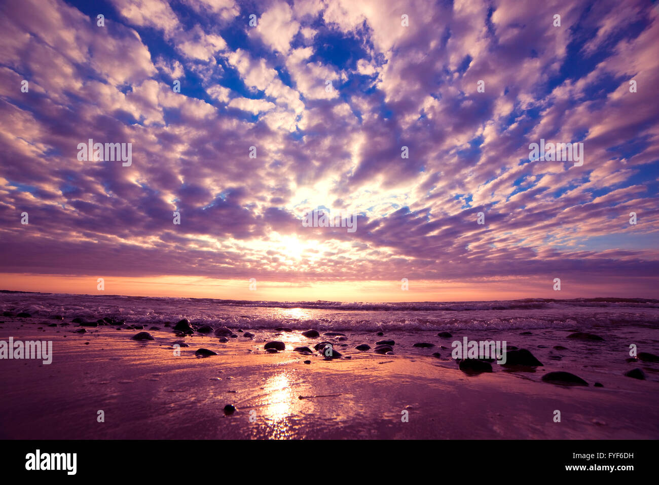 Dramatic ocean hi-res stock photography and images - Alamy