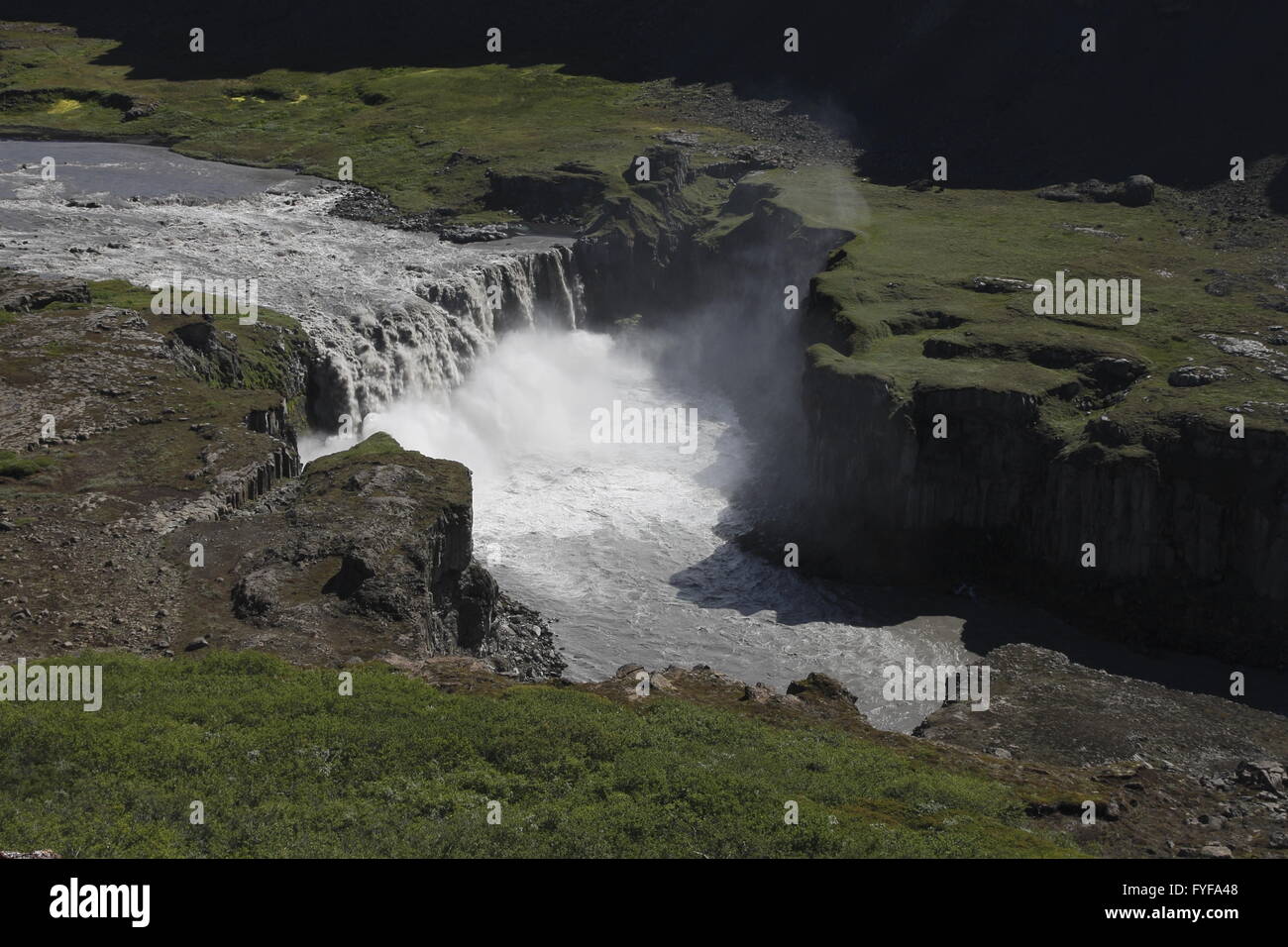 Hafragilsfoss waterfall vatnajokull national hi-res stock photography ...