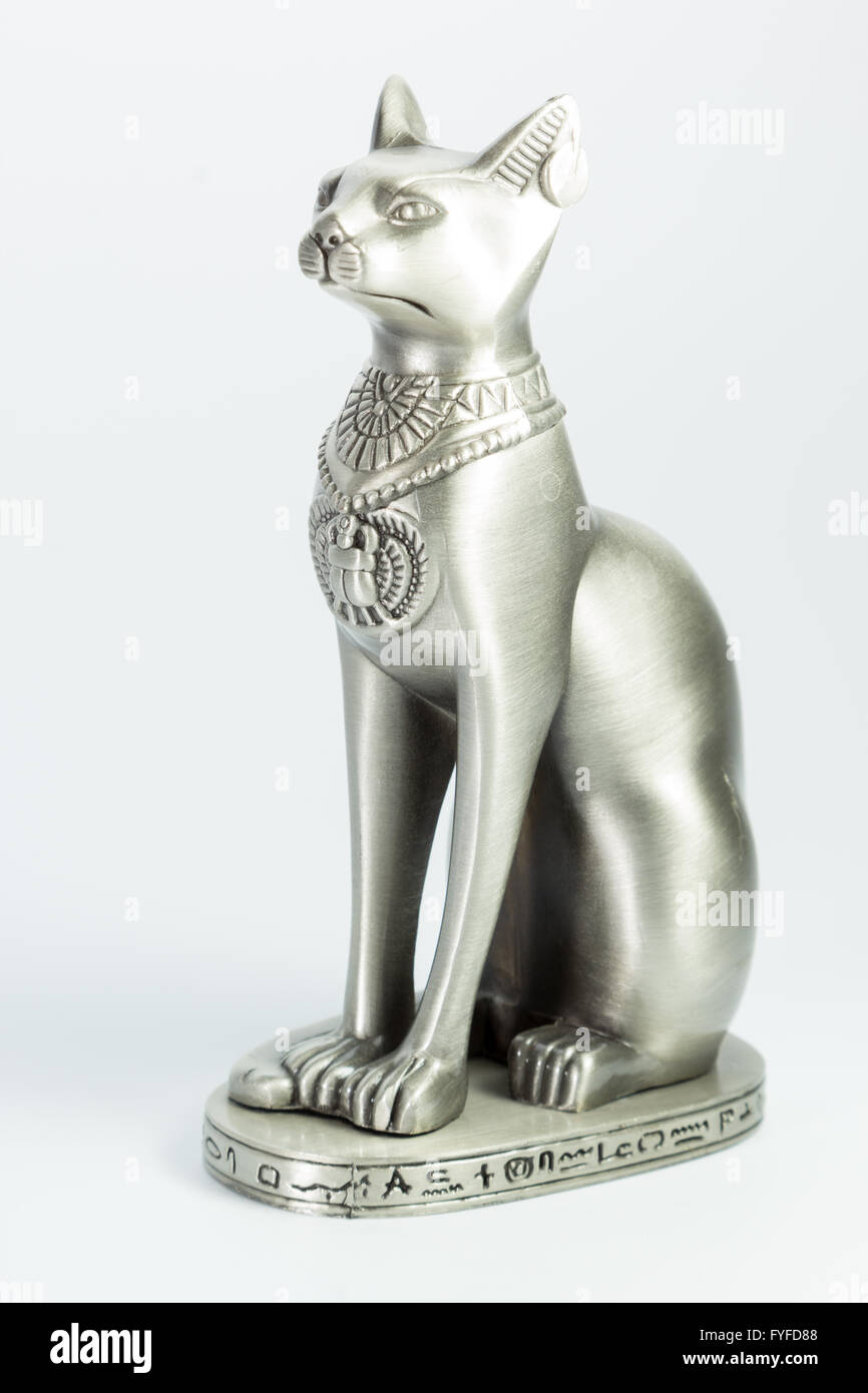 Egyptian cat statue hi-res stock photography and images - Alamy