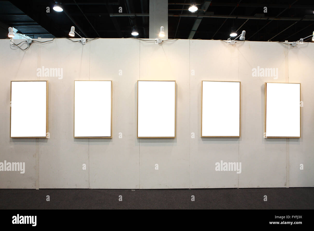 Empty paintings hi-res stock photography and images - Alamy