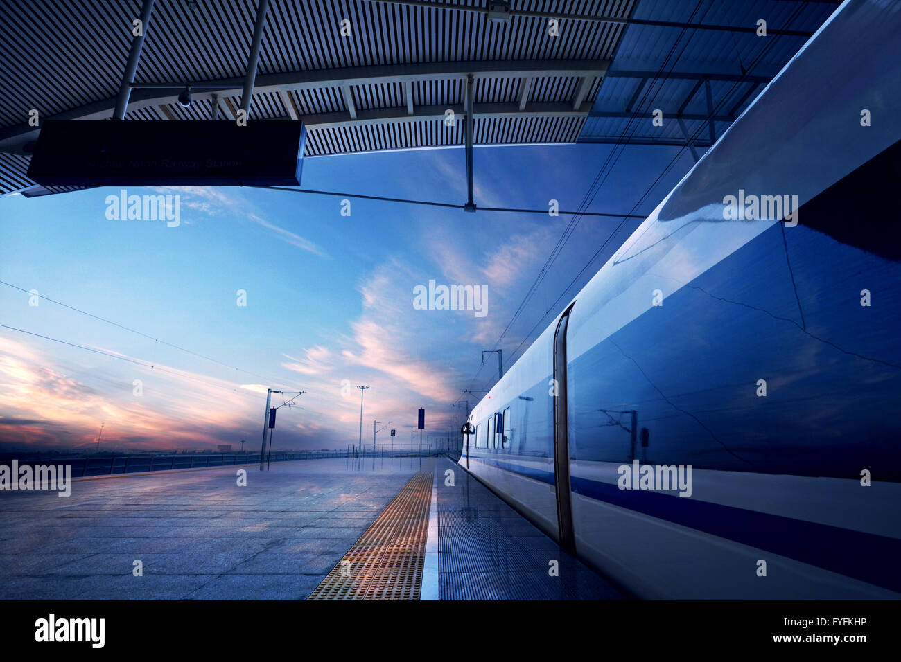 Passage public metro hi-res stock photography and images - Alamy