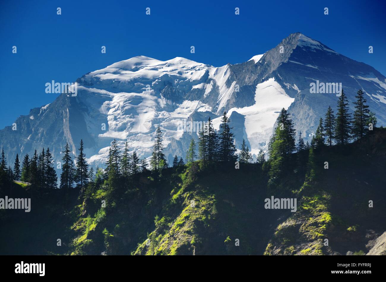 Mountain ridgeline hi-res stock photography and images - Alamy