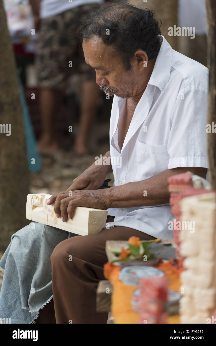 Mayan wood craft hi-res stock photography and images - Alamy