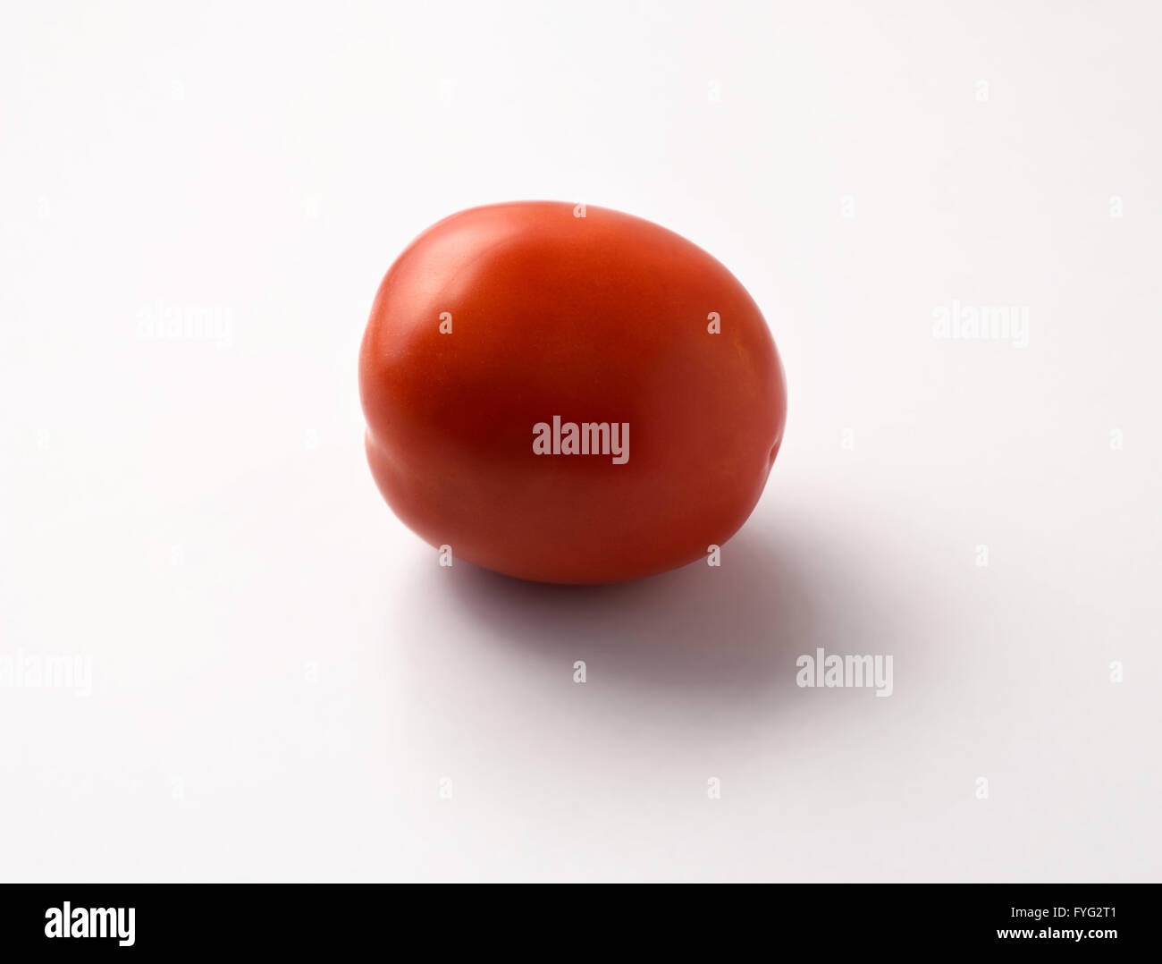Fresh single red tomato Stock Photo - Alamy