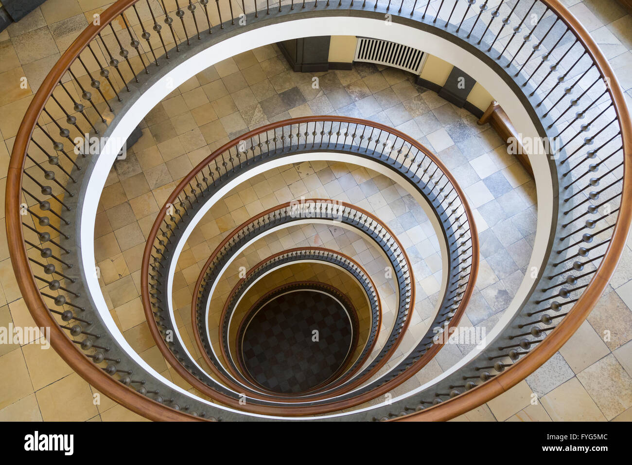 Circular atrium hi-res stock photography and images - Alamy