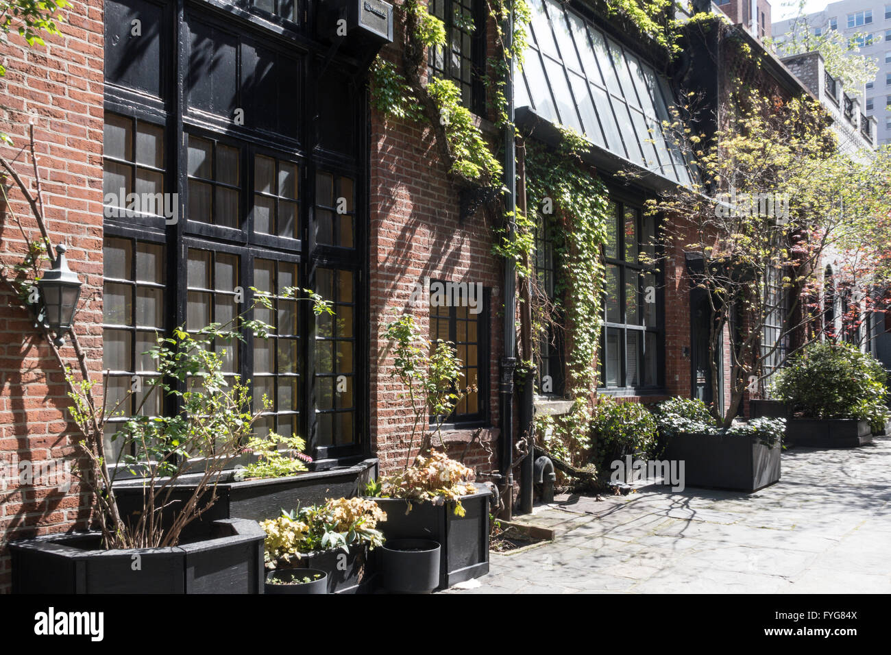 Sniffen court hi-res stock photography and images - Alamy