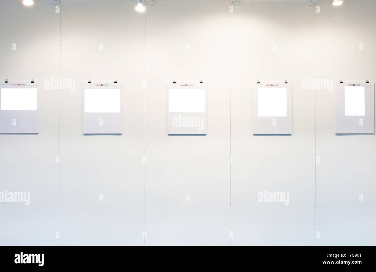 Empty frames hi-res stock photography and images - Alamy