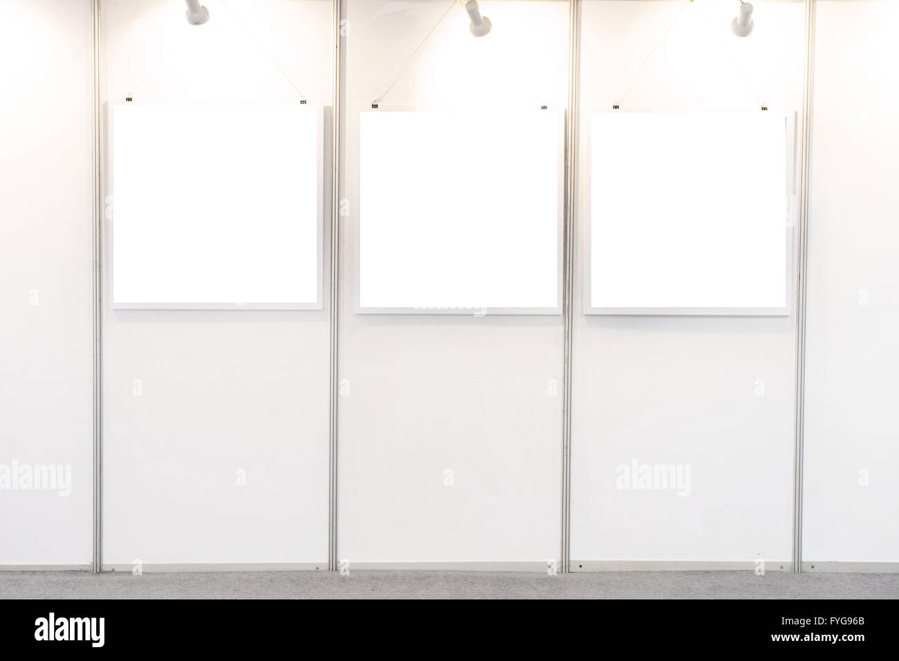 Empty museum room hi-res stock photography and images - Alamy