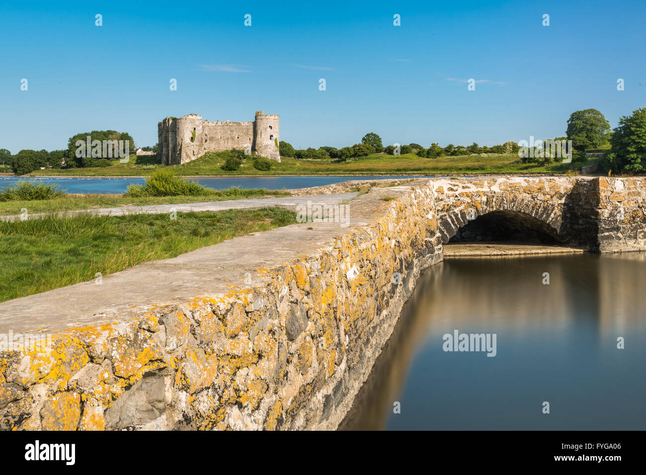 Carew castle hi-res stock photography and images - Alamy