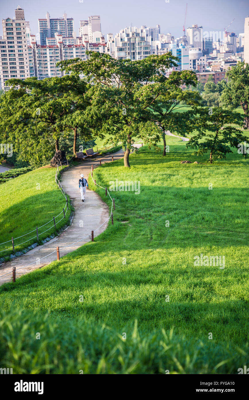 senior walking garden park in the city Stock Photo - Alamy