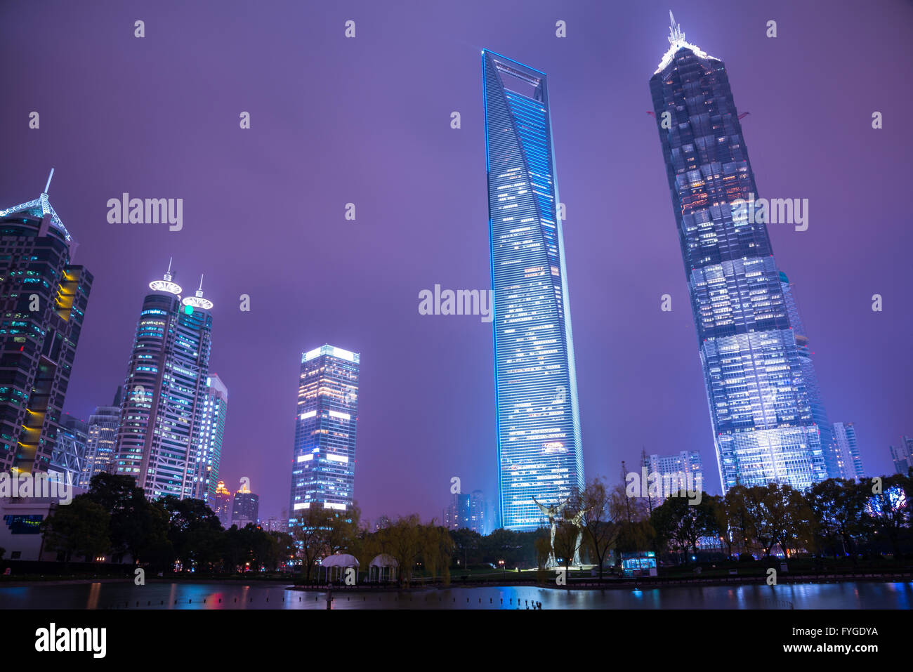 night scene of modern city Stock Photo - Alamy
