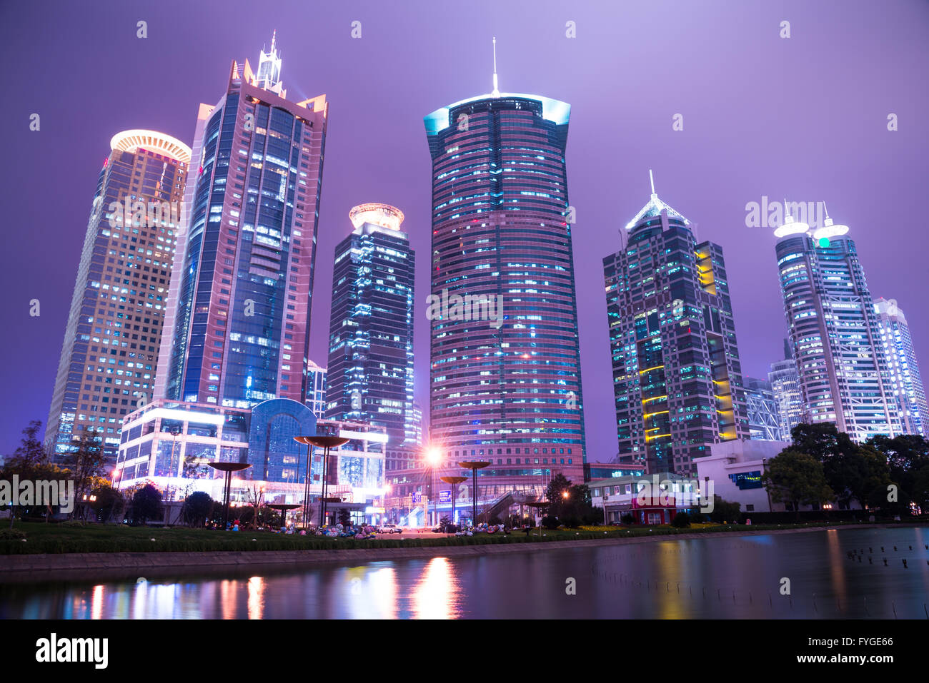 night scene of modern city Stock Photo - Alamy