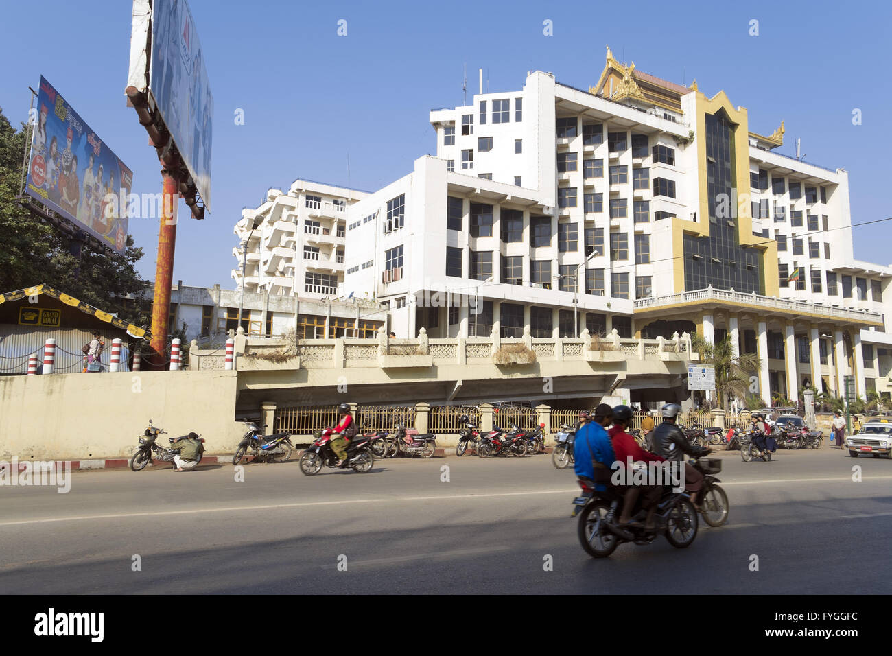 Mandalay train station hi-res stock photography and images - Alamy