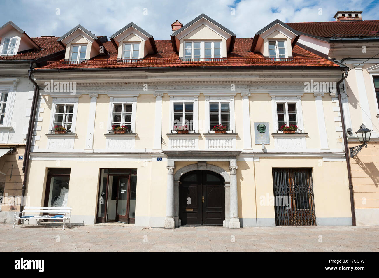 Sutna hi-res stock photography and images - Alamy